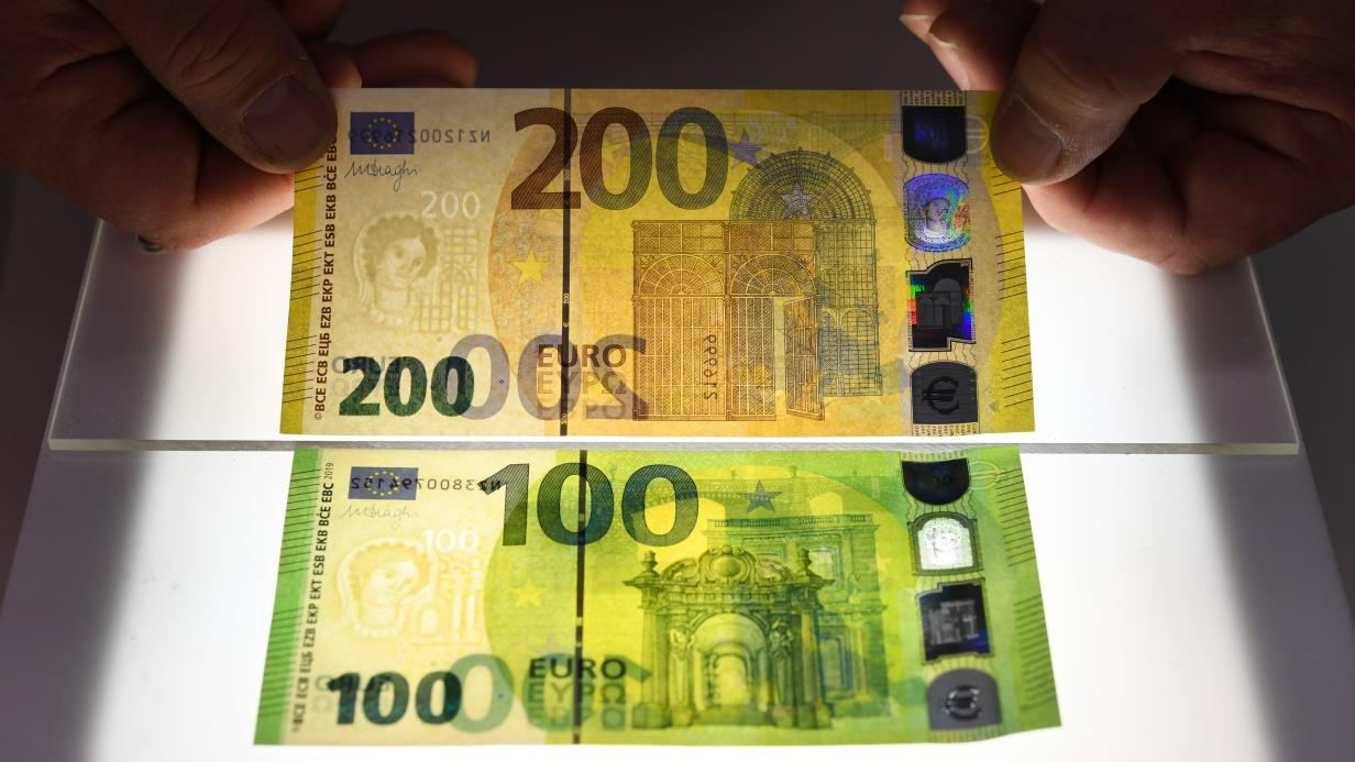 So sicher sind die neuen 100- und 200-Euro-Scheine So sicher sind die neuen 100- und 200-Euro-Scheine