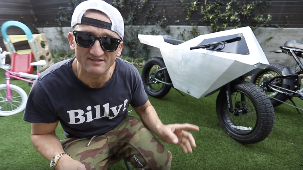 Fan baut Cyberbike das vom Tesla Cybertruck inspiriert ist