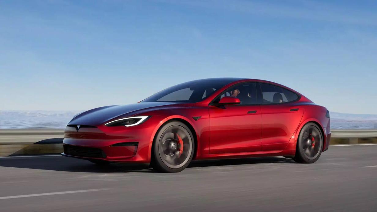 Rennstrecken-Paket macht Tesla Model S Plaid schneller denn je