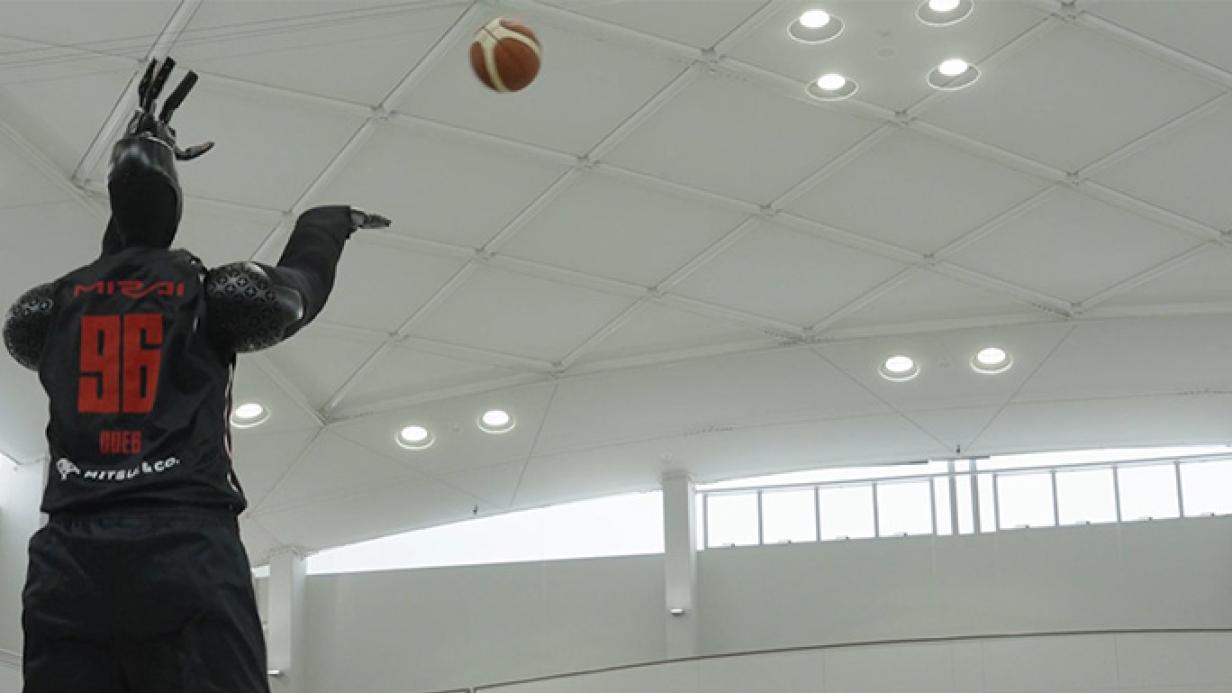 Basketball-Roboter trifft aus 24,5 Metern Entfernung