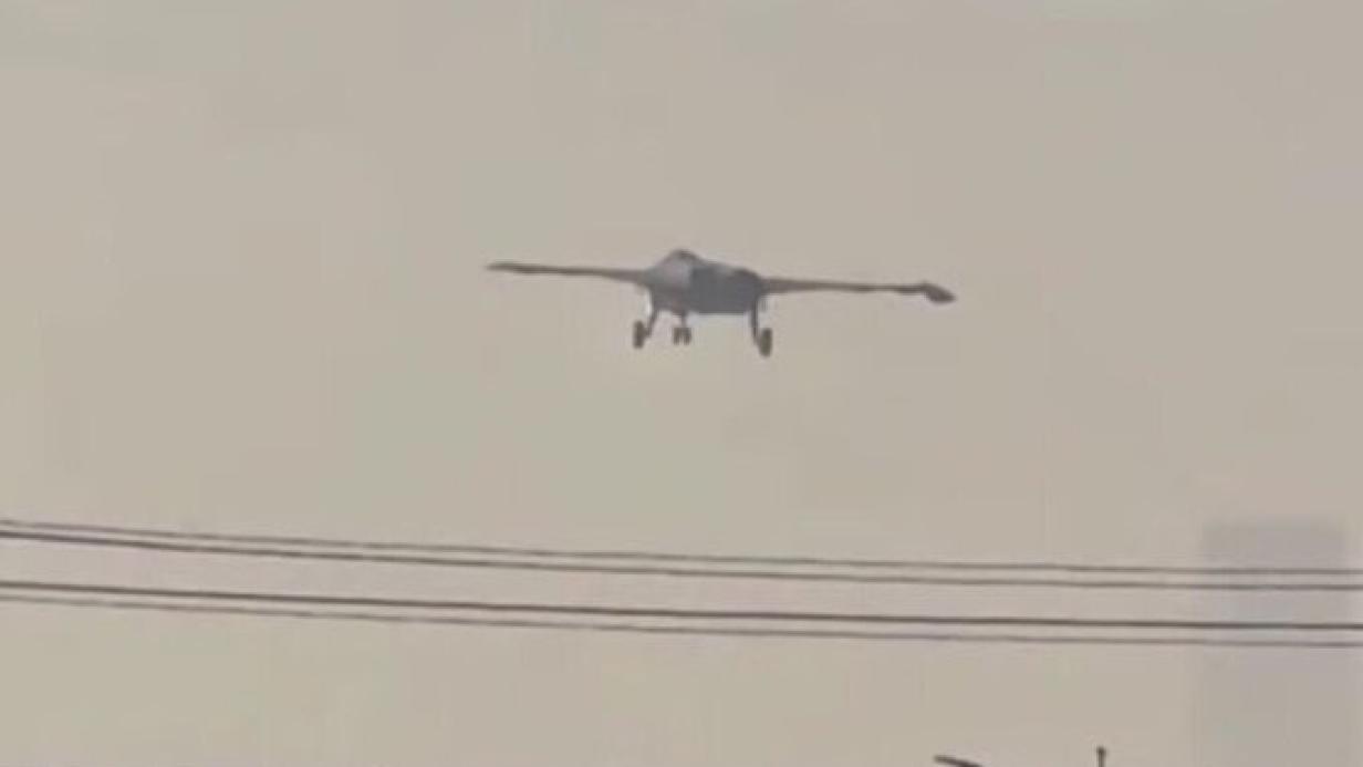 Chinas mysteriöser Stealth-Jet hat bewegliche Flügelspitzen