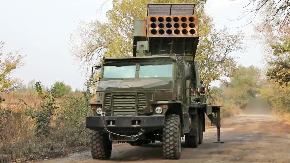 TOS-2 zerstört: Das steckt hinter Russlands neuem Waffensystem