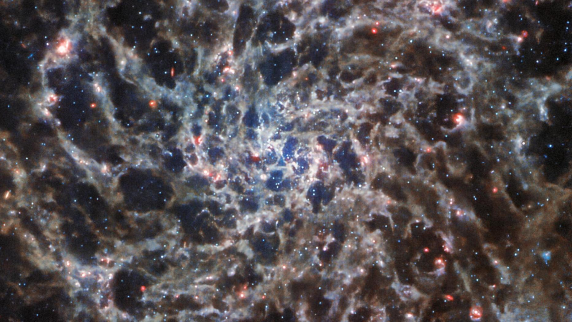 Neues James-Webb-Bild zeigt komplexe Struktur von Spiral-Galaxie