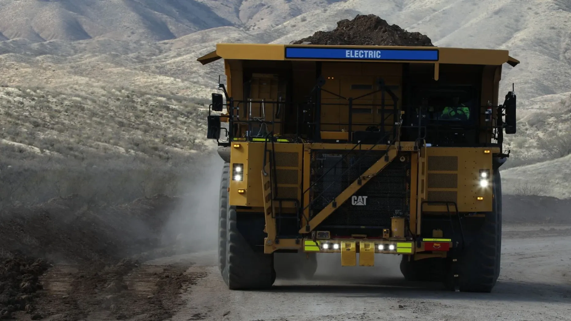 Elektrischer 240-Tonnen-Kipplaster wird in Mine getestet
