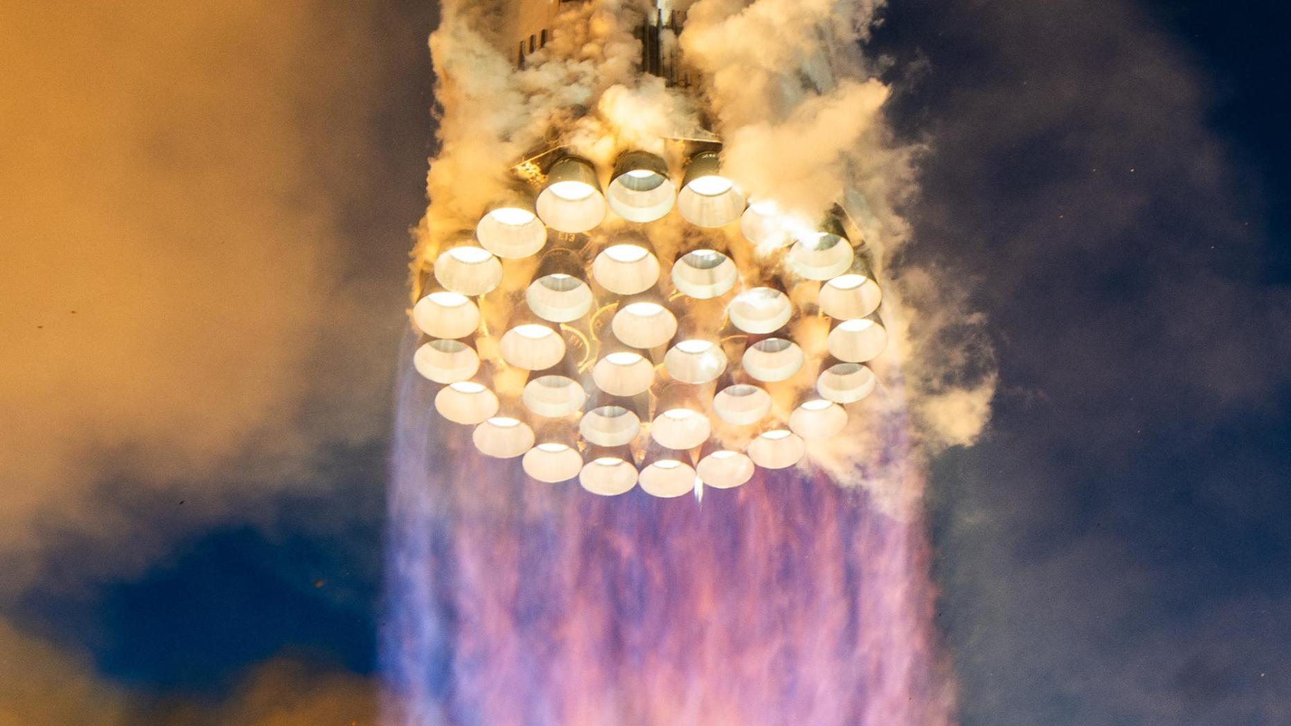 Starship-Nahaufnahme zeigt massive Schubkraft der Raptor-Triebwerke