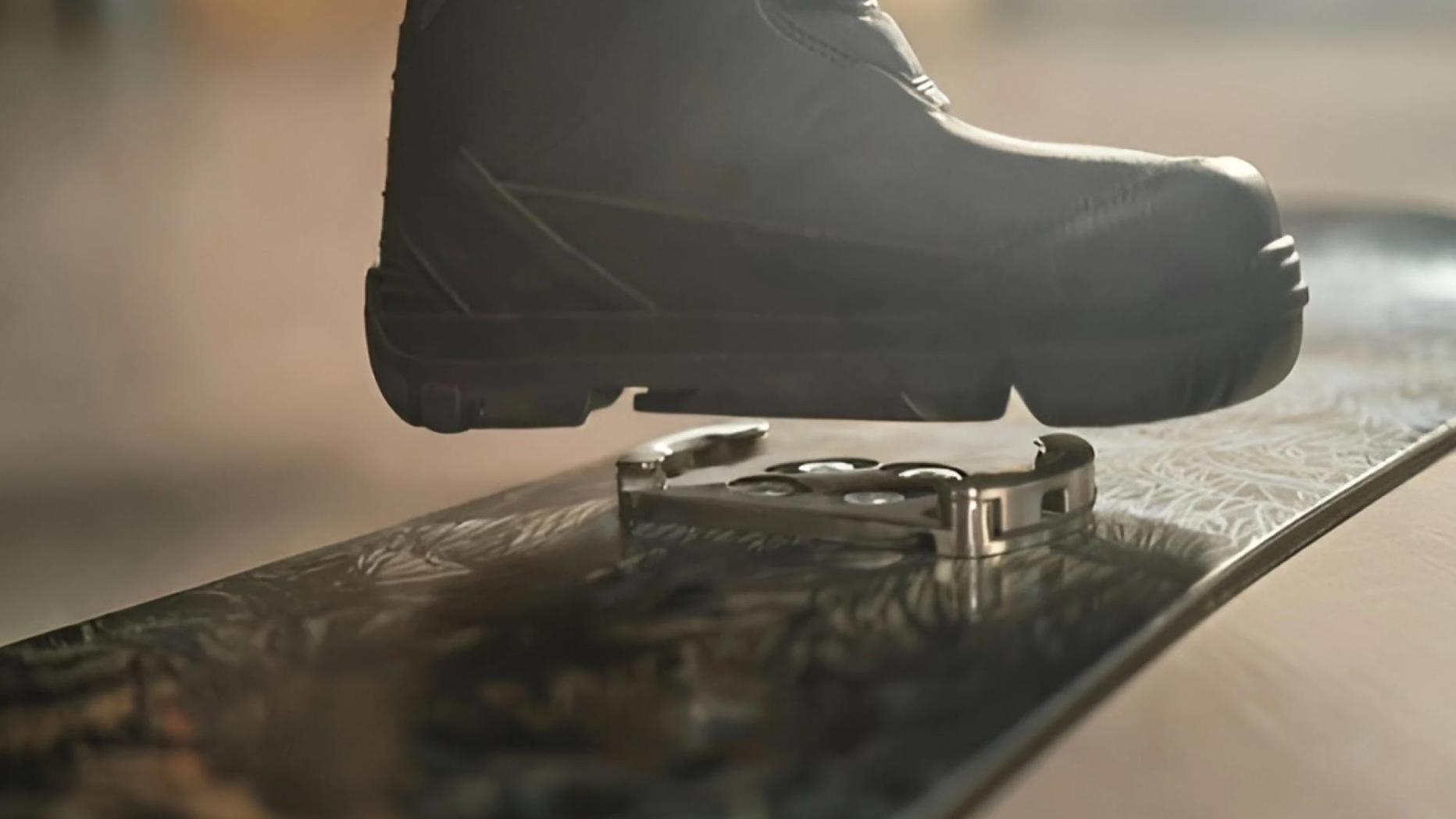 Machina MagIC ersetzt klassische Snowboard-Bindung durch Magnete