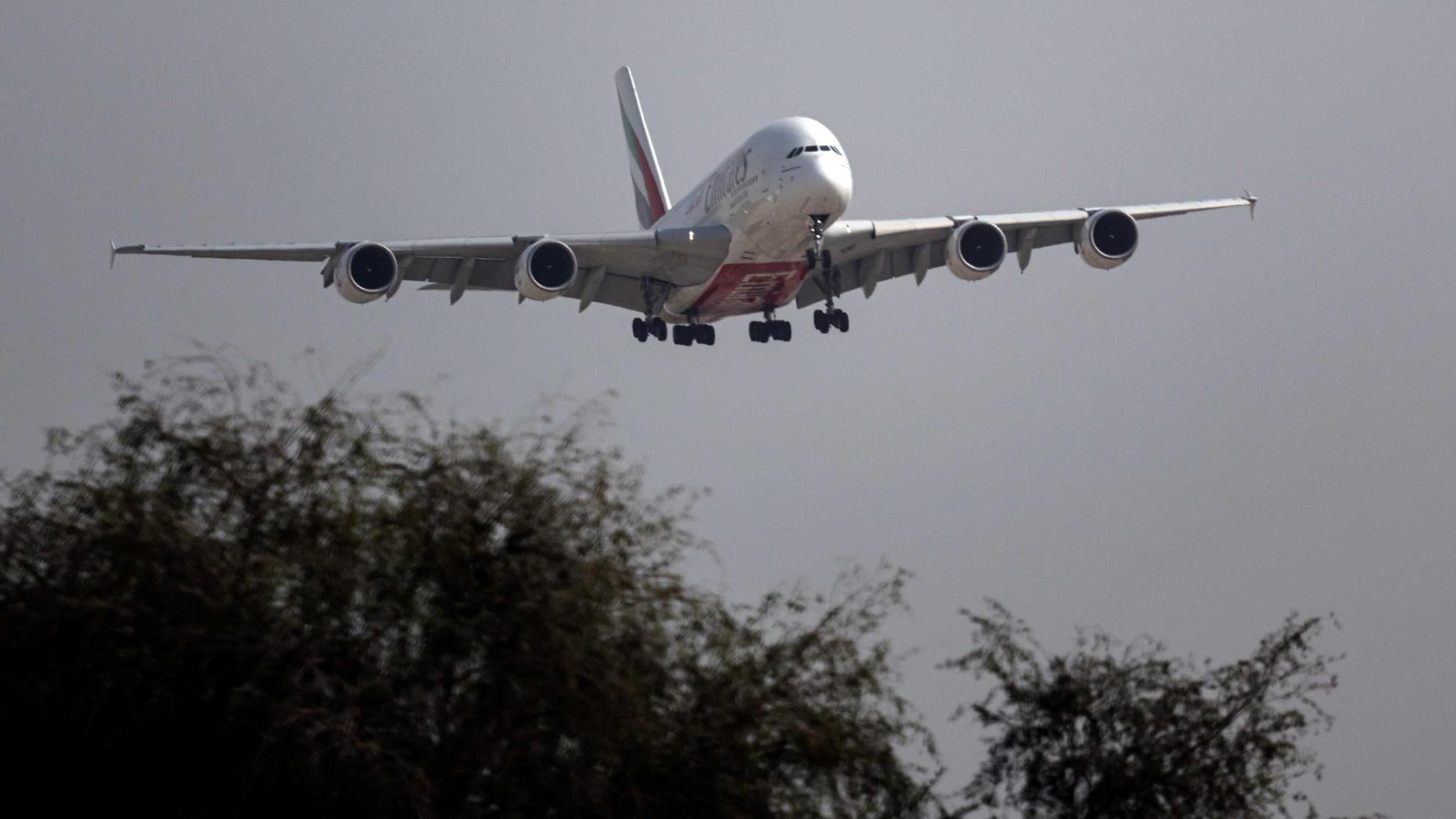 A380 bringt dahinter fliegende A320 in Turbulenzen: Verletzte