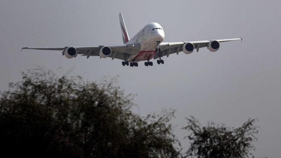 A380 bringt dahinter fliegende A320 in Turbulenzen: Verletzte
