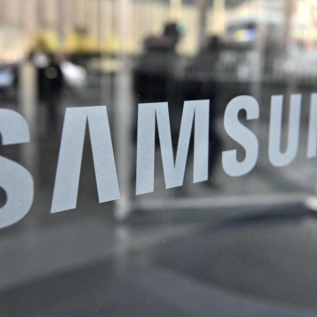 Samsung-Logo an einer Fassade