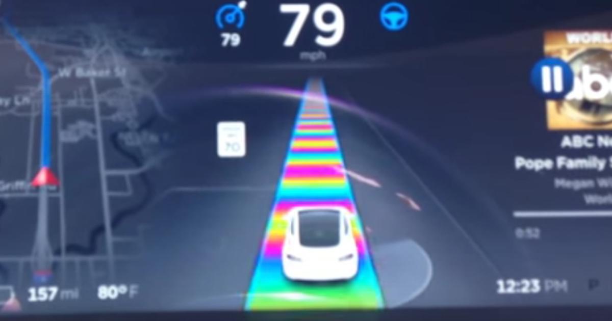 Tesla Easter Egg lässt Fahrer auf Regenbogenstraße fahren
