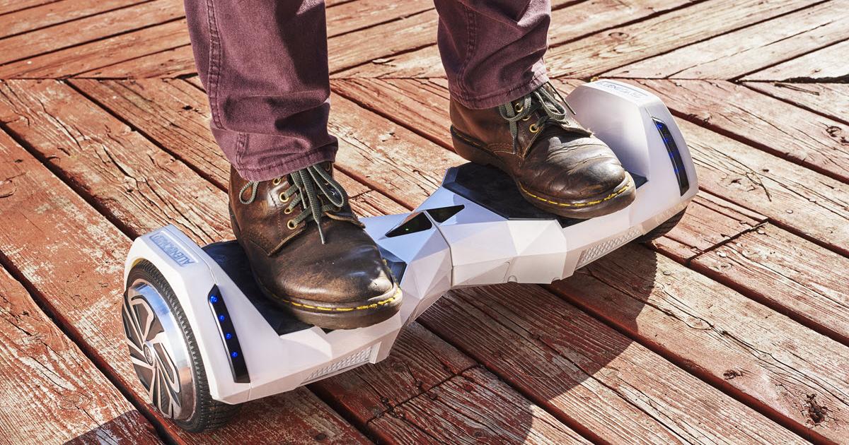 Alienboard: Batwings Hoverboard im Quiz gewinnen