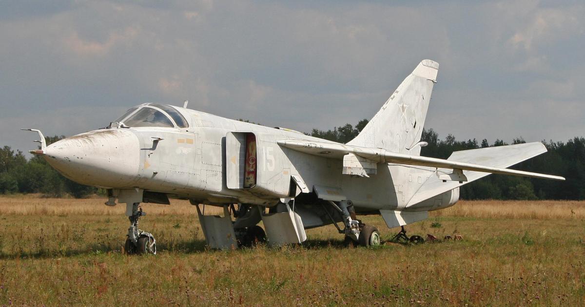 Mann zündet Su-24-Kampfjet auf sibirischer Militärbasis an